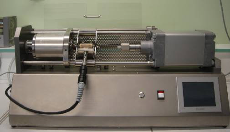 Micro-extrudeuse bivis et mini-presse à injecter | Site web LCMT